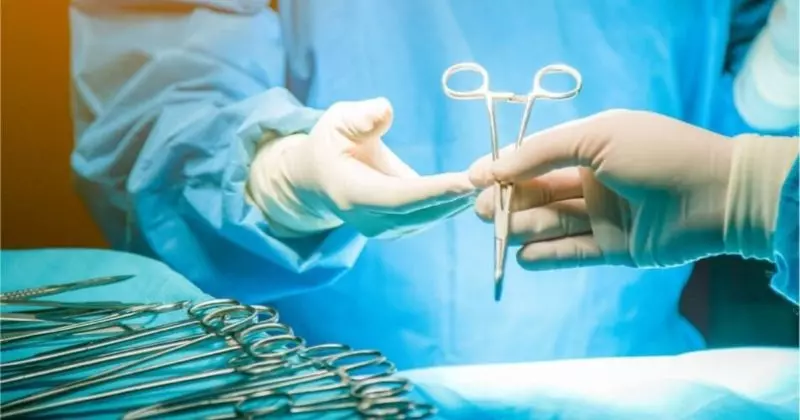Difalia: Criança nasce com dois pênis e médicos decidem tirar o maior